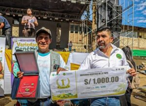 Productor de Ambo ganó concurso de genética de papa en el Festival de ...
